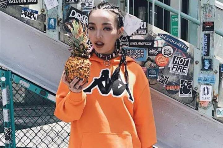 说唱女王VAVA携会馆二当家TY，发布新版本《我的新衣》_果酱音乐