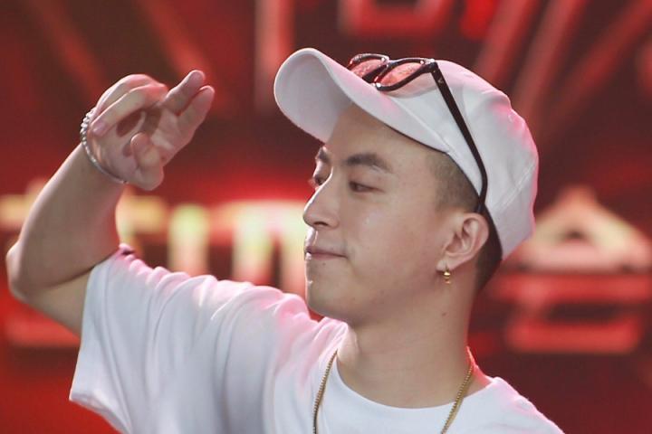 信仰就是你心里的指南针，Jony J止步四强却赢人心_果酱音乐